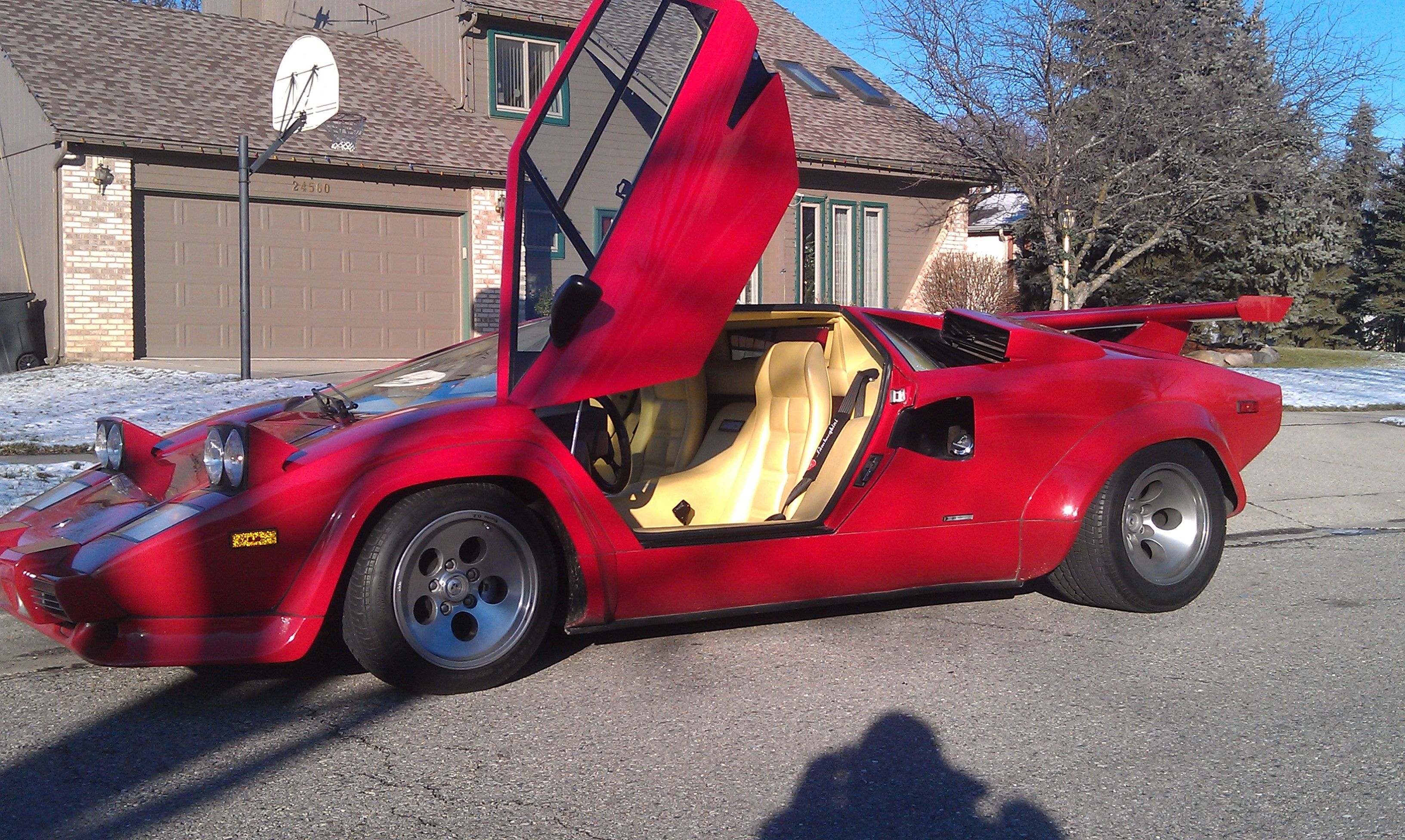 Countach bonnet badge question - Archived Content - Lambo Power