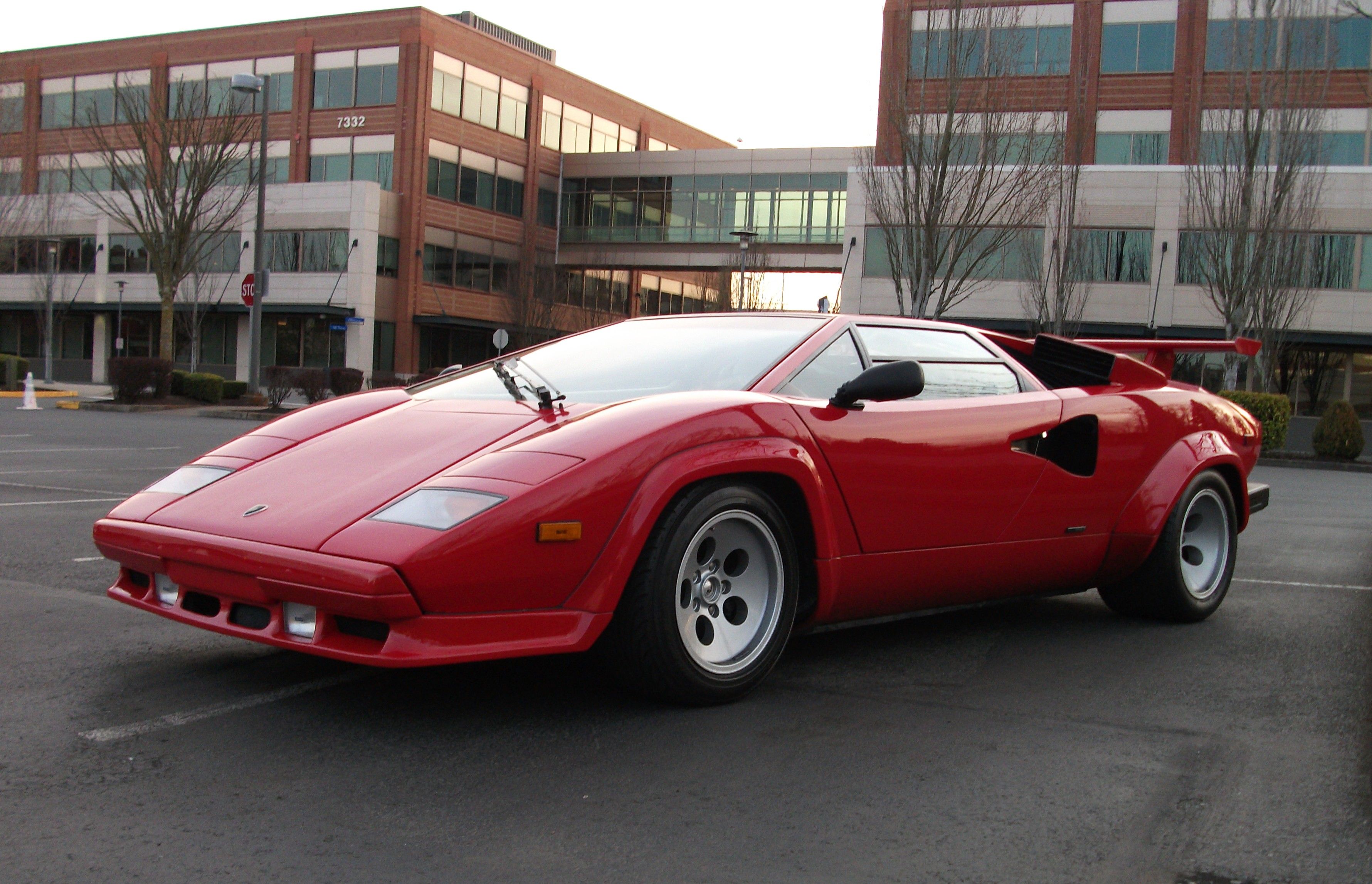 Countach side skirt. - Archived Content - Lambo Power