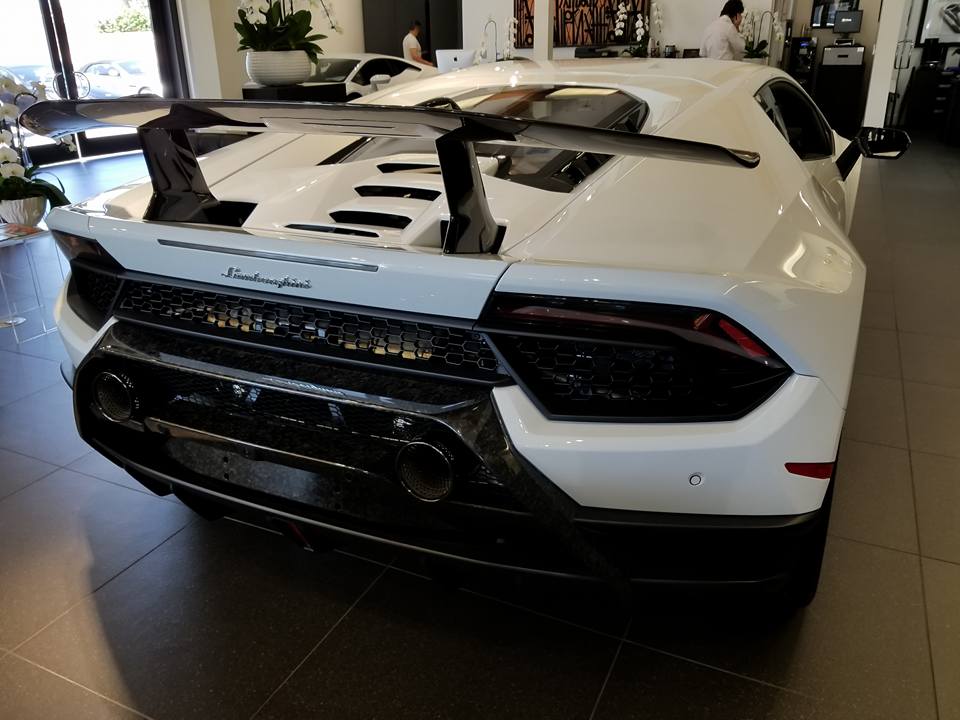 Saw the Performante today... - Automobili Lamborghini - Lambo Power