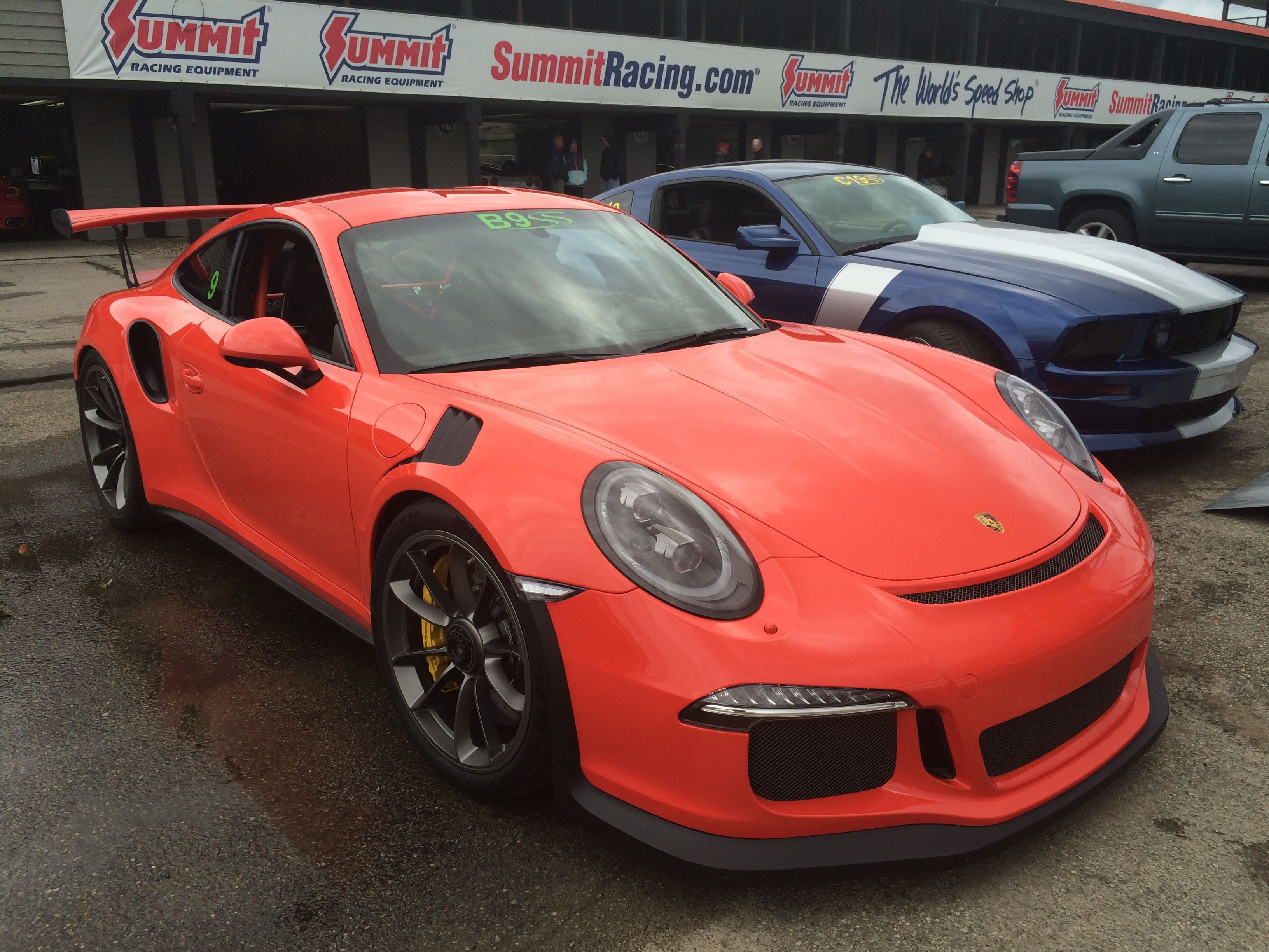 Eye candy at the track - Archived Content - Lambo Power