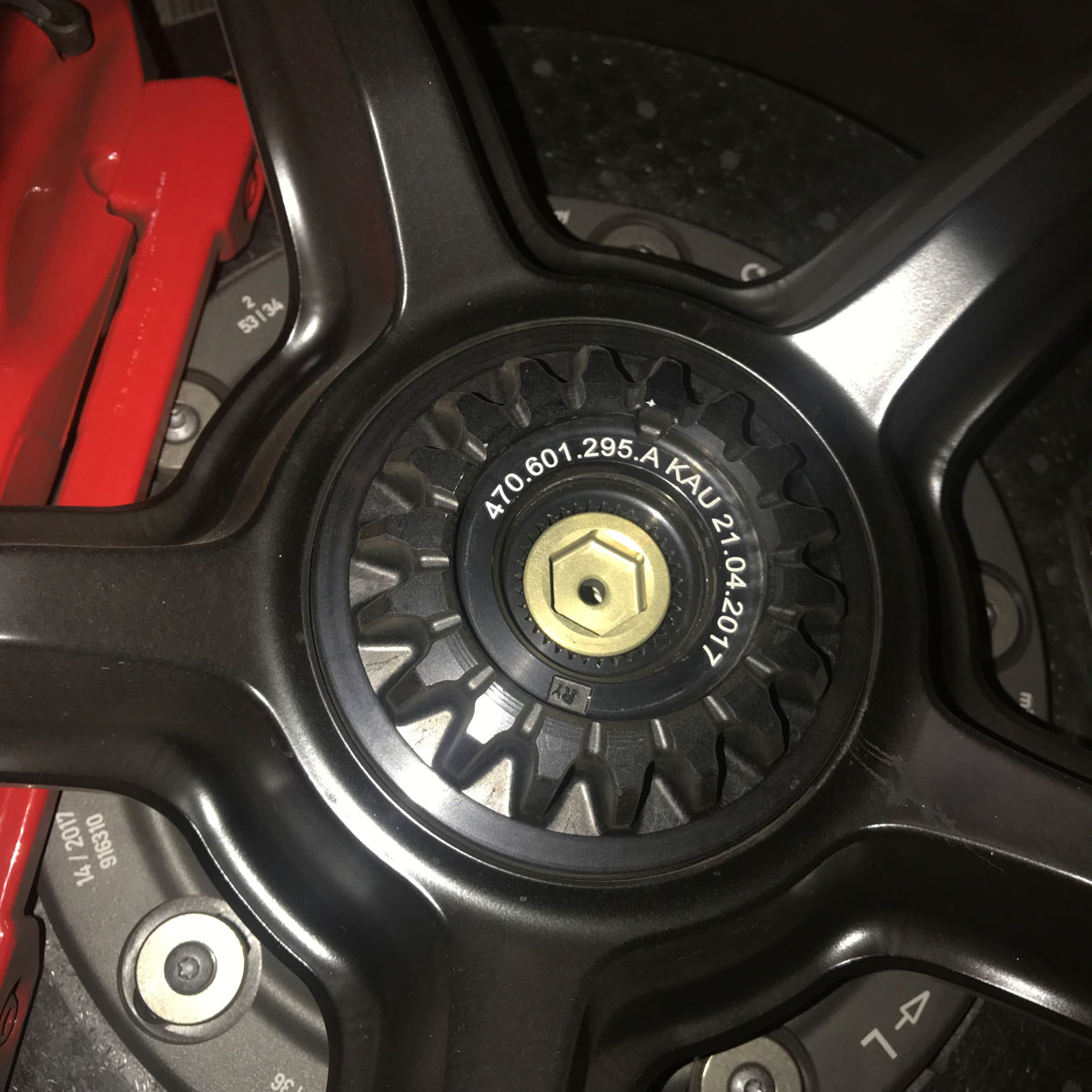 PSA: Performante hubcaps come off on track - Archived Content - Lambo Power